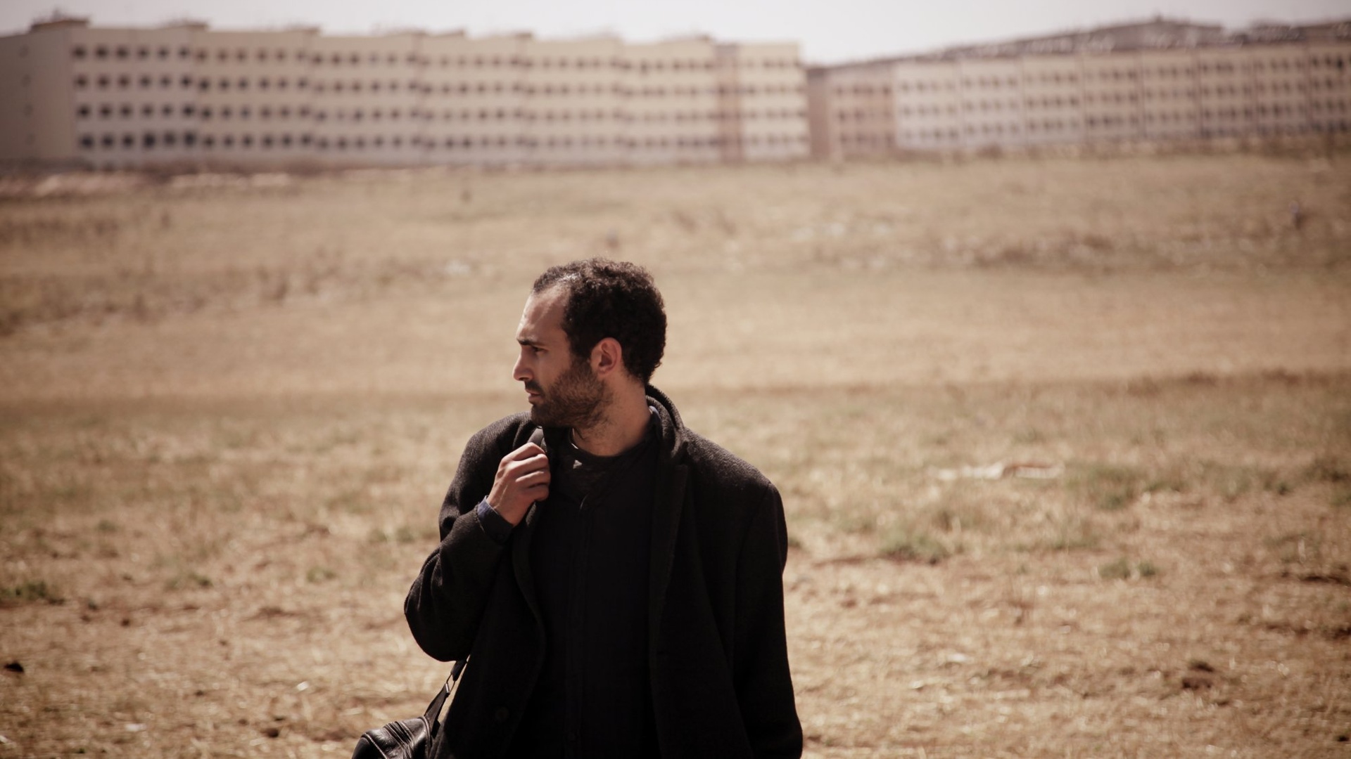 The Narrow Frame of Midnight (2014) - Plex