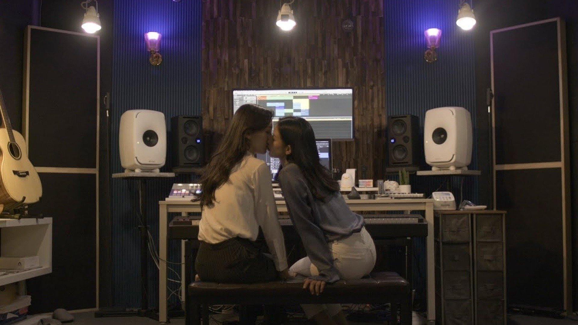 러브테크(LOVETECH) (2021) - Plex